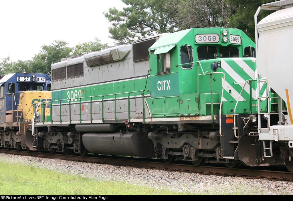 CITX SD40-2 3069 runs third behind CSX SD40-2s 8076 and 8157